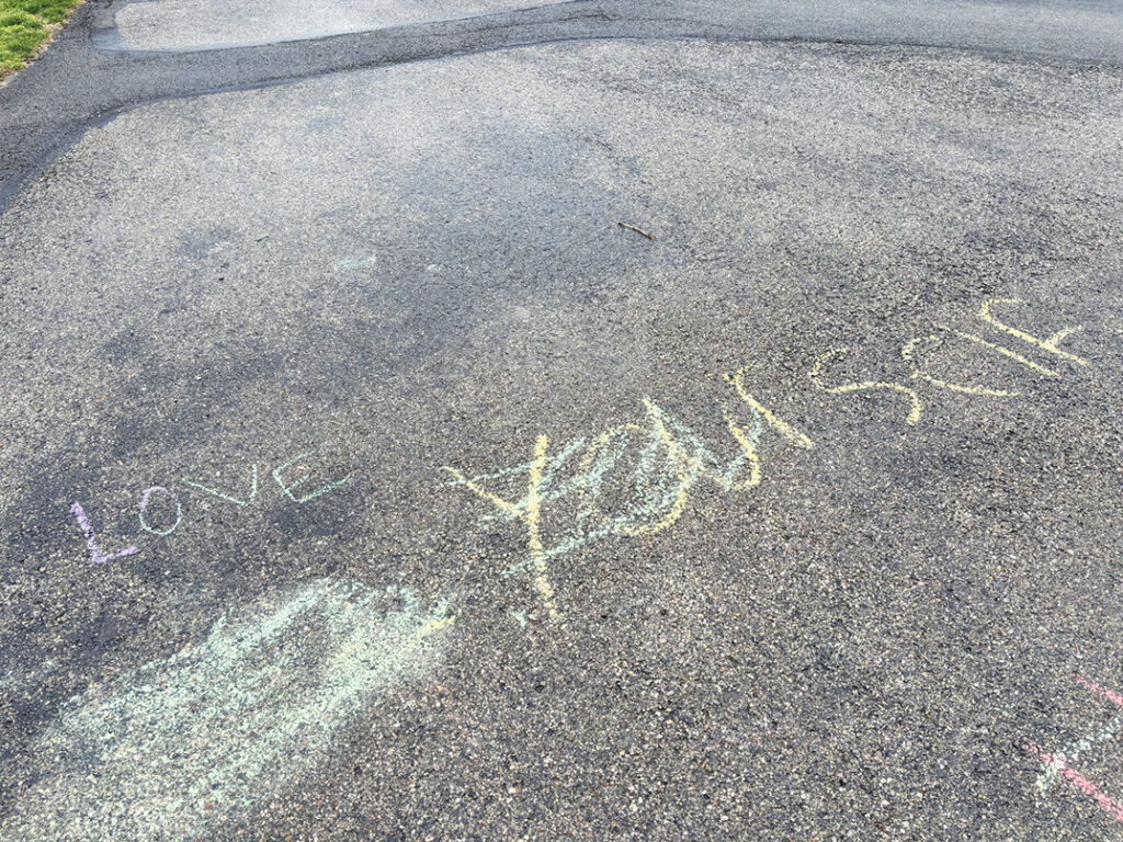 Teens draw swastikas, antisemitic message in chalk at Kettering's ...
